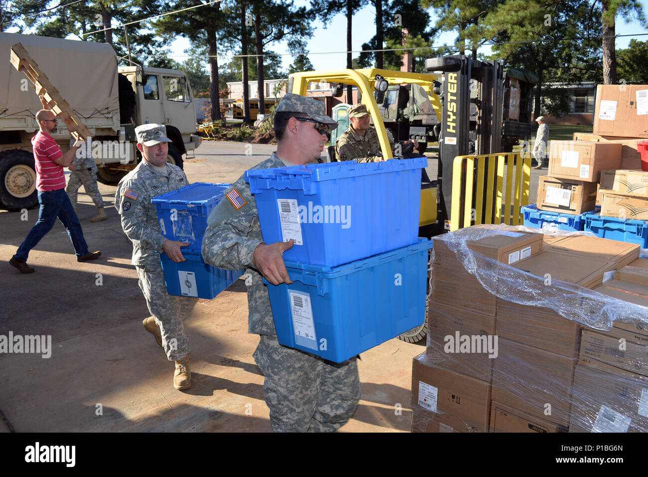1st battalion 113th field artillery regiment hi-res stock photography ...