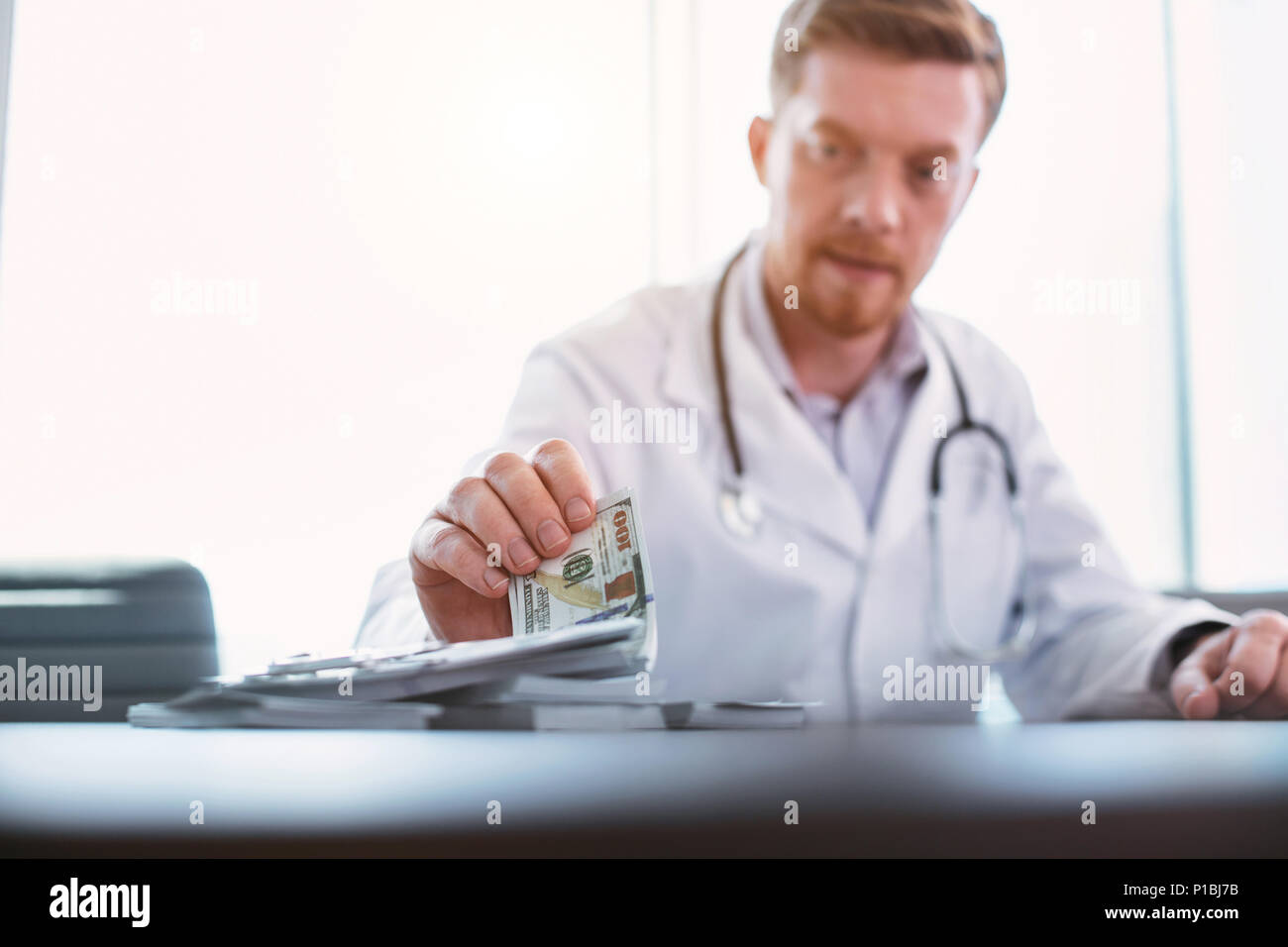 Knowledgeable man hi-res stock photography and images - Alamy