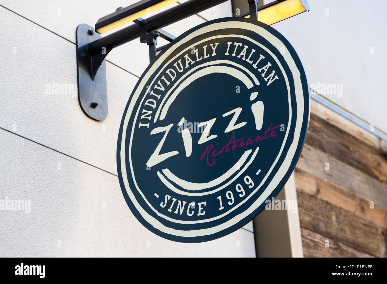 Italian restaurant sign hi-res stock photography and images - Alamy