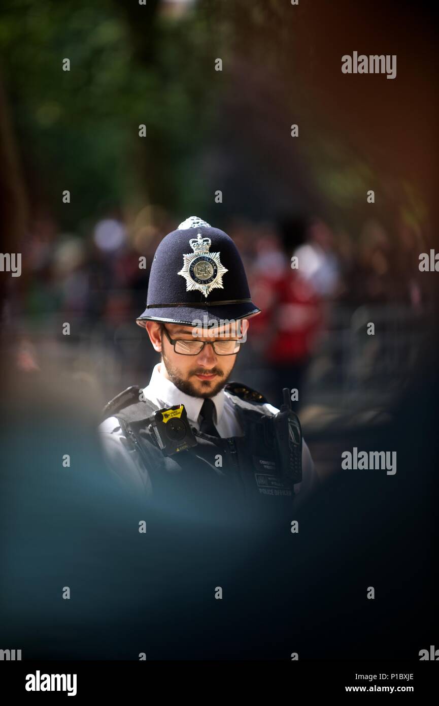 Police officers in dress uniforms hi-res stock photography and images ...