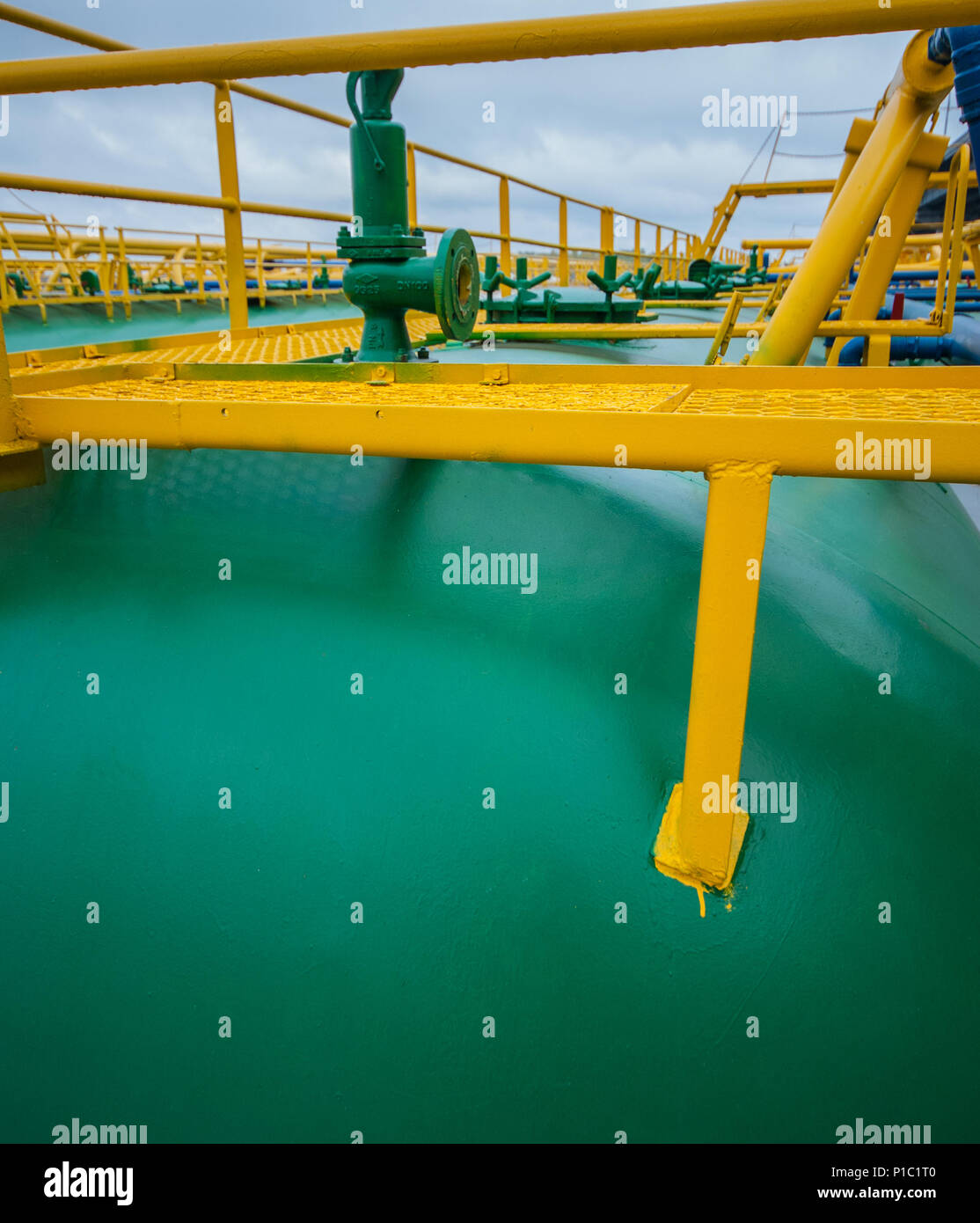 Dry Bulk Cargo Barge High Resolution Stock Photography and Images - Alamy