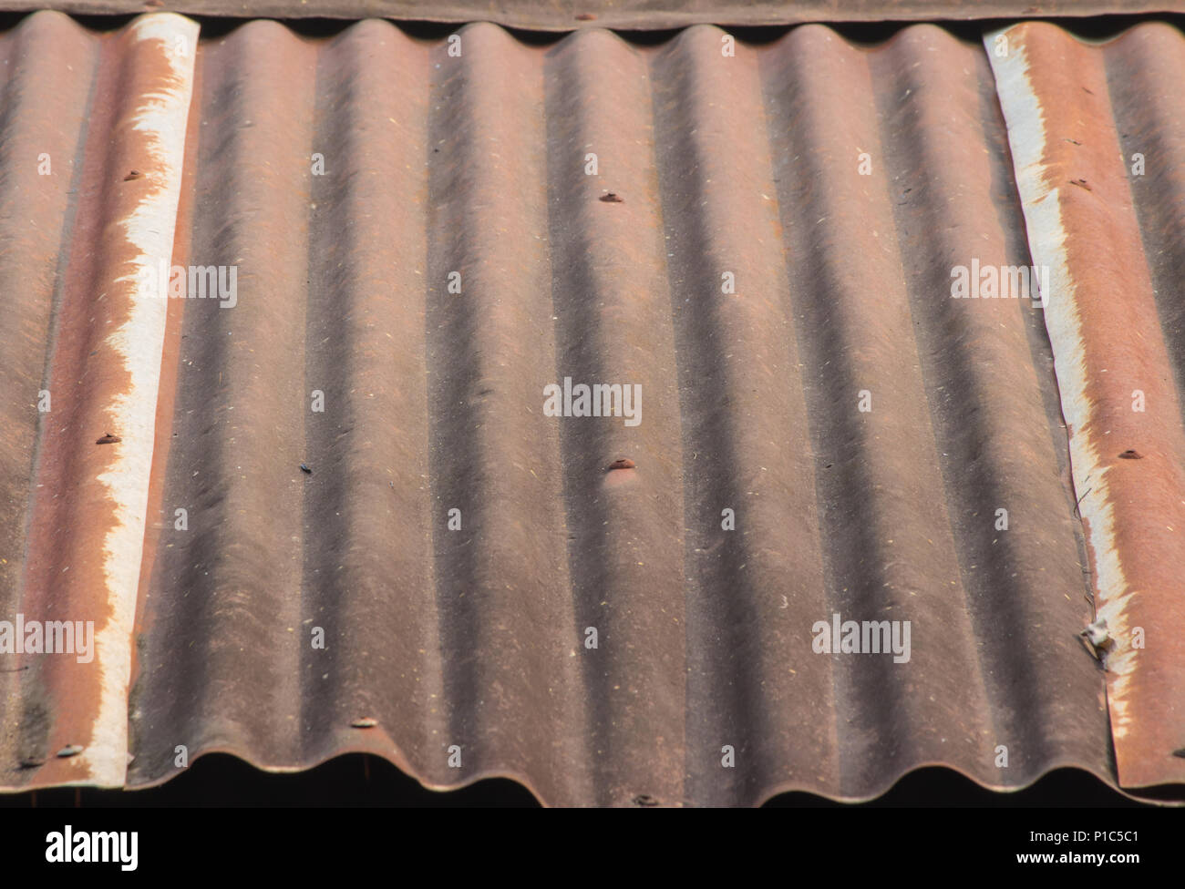 Roof rusty corrugated iron metal texture Stock Photo - Alamy
