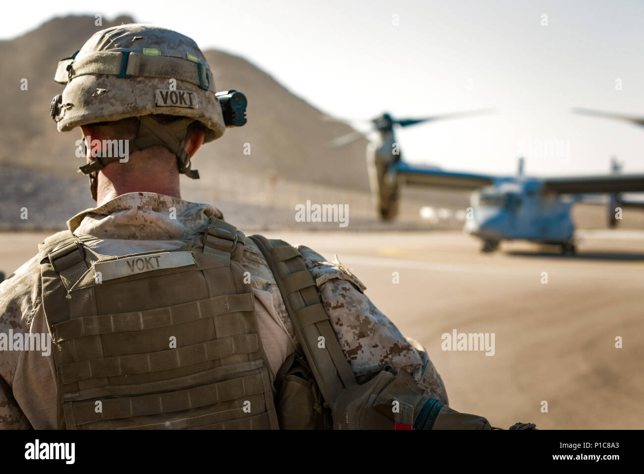 U.S. Marines with weapons platoon, Fox Company, 2nd Battalion, 7th ...