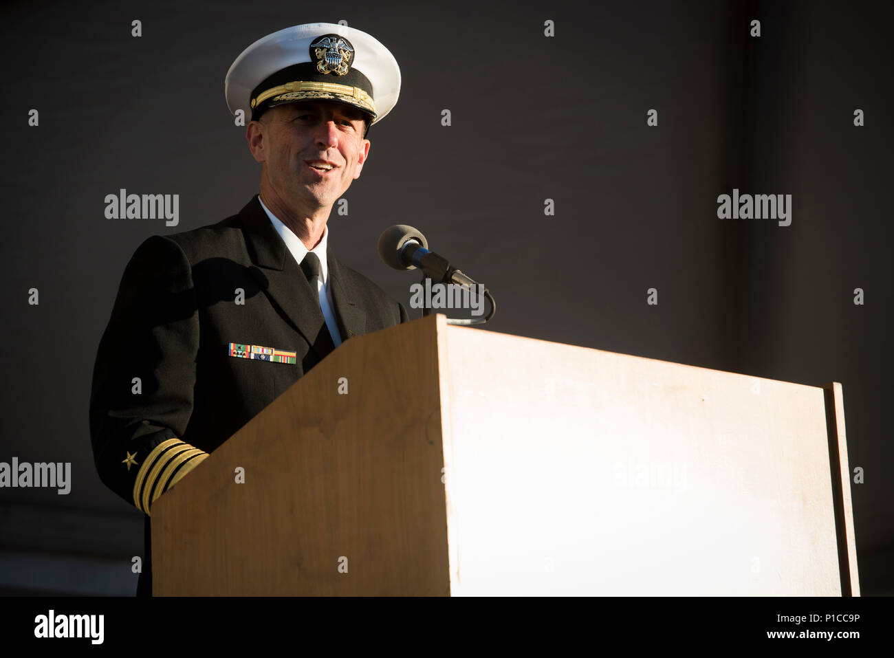 161016-N-AT895-066 BALTIMORE (Oct. 16, 2016) Chief of Naval Operations ...