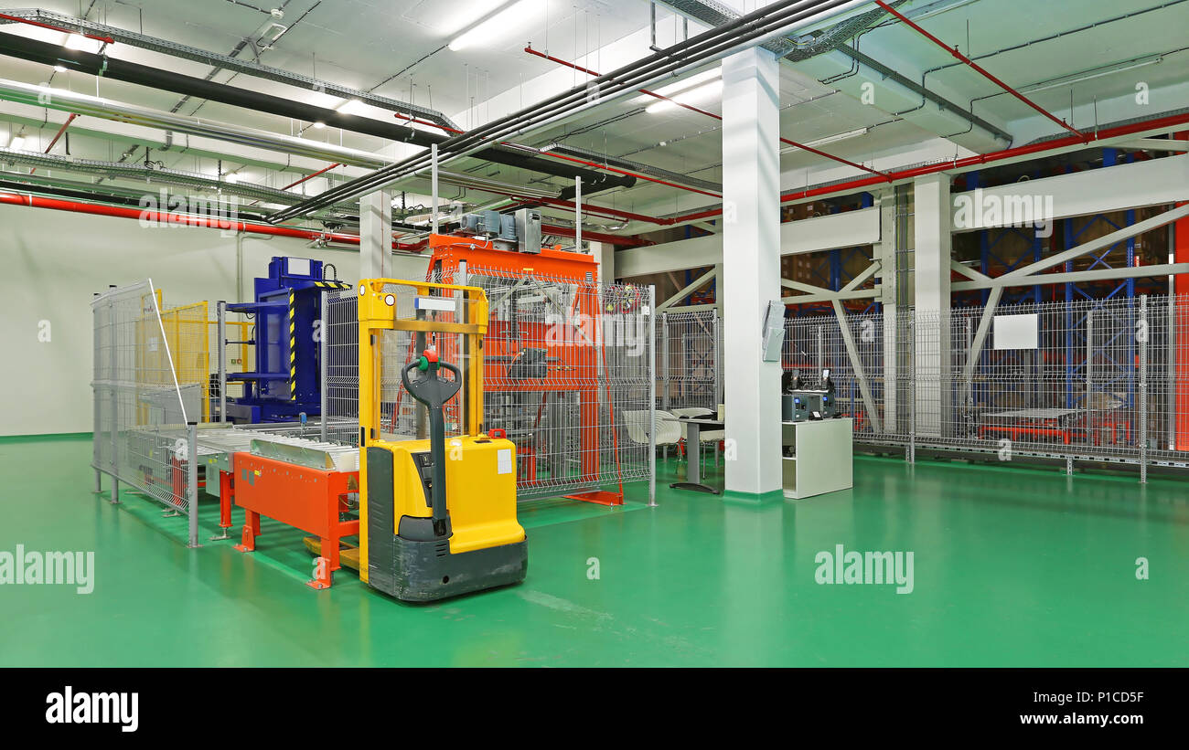 Automated truck loading system hi-res stock photography and images - Alamy
