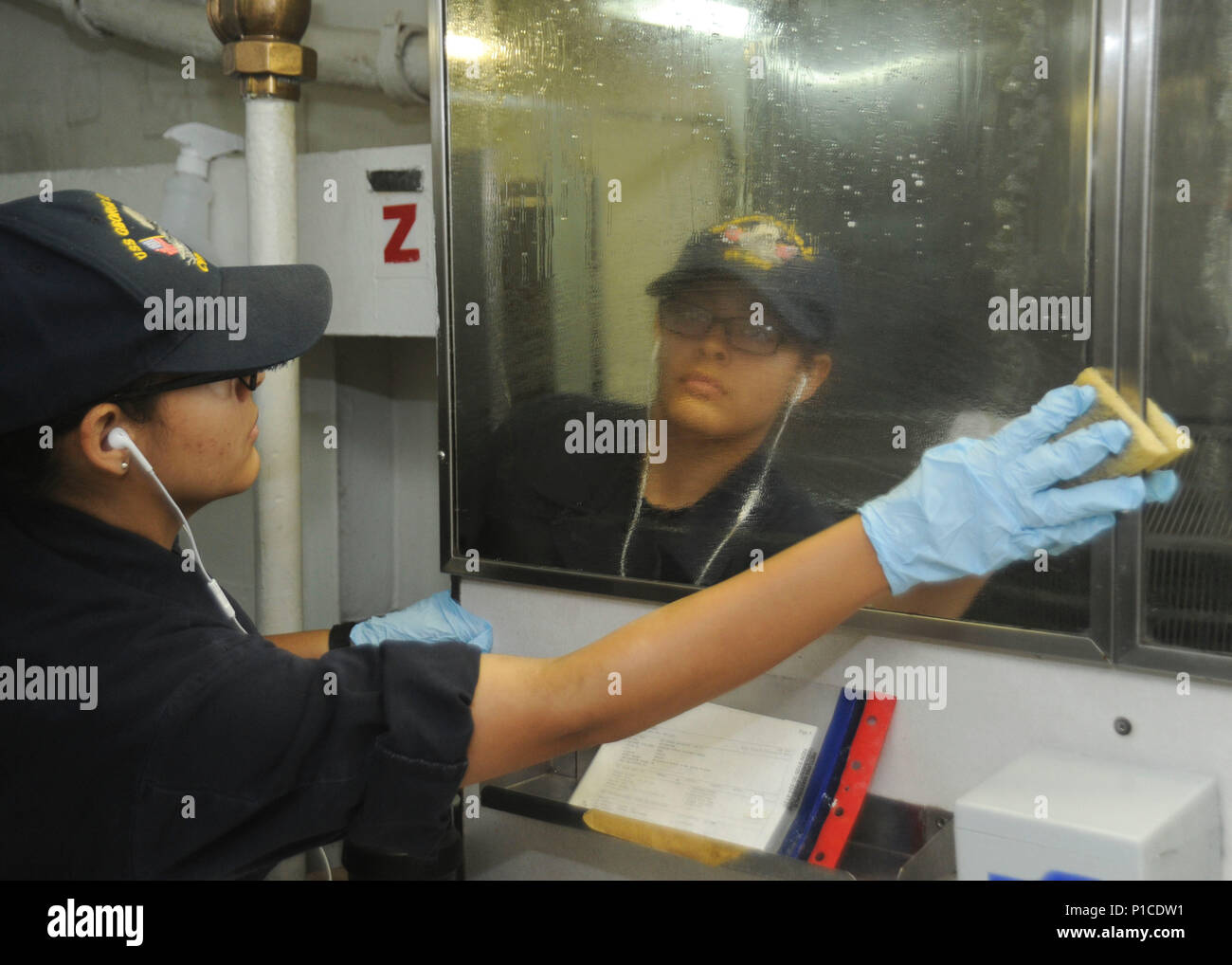 161014-KC543-023 ATLANTIC OCEAN (Oct. 14, 2016) Seaman Rebecca Ayal ...