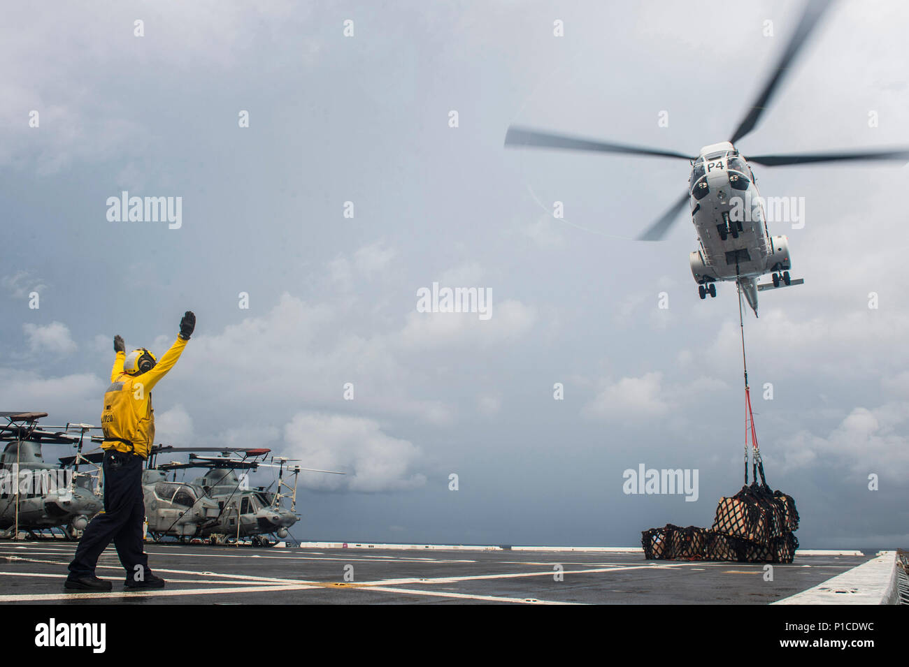 161013-N-XM324-075 SOUTH CHINA SEA (Oct. 13, 2016) Seaman Quintin ...
