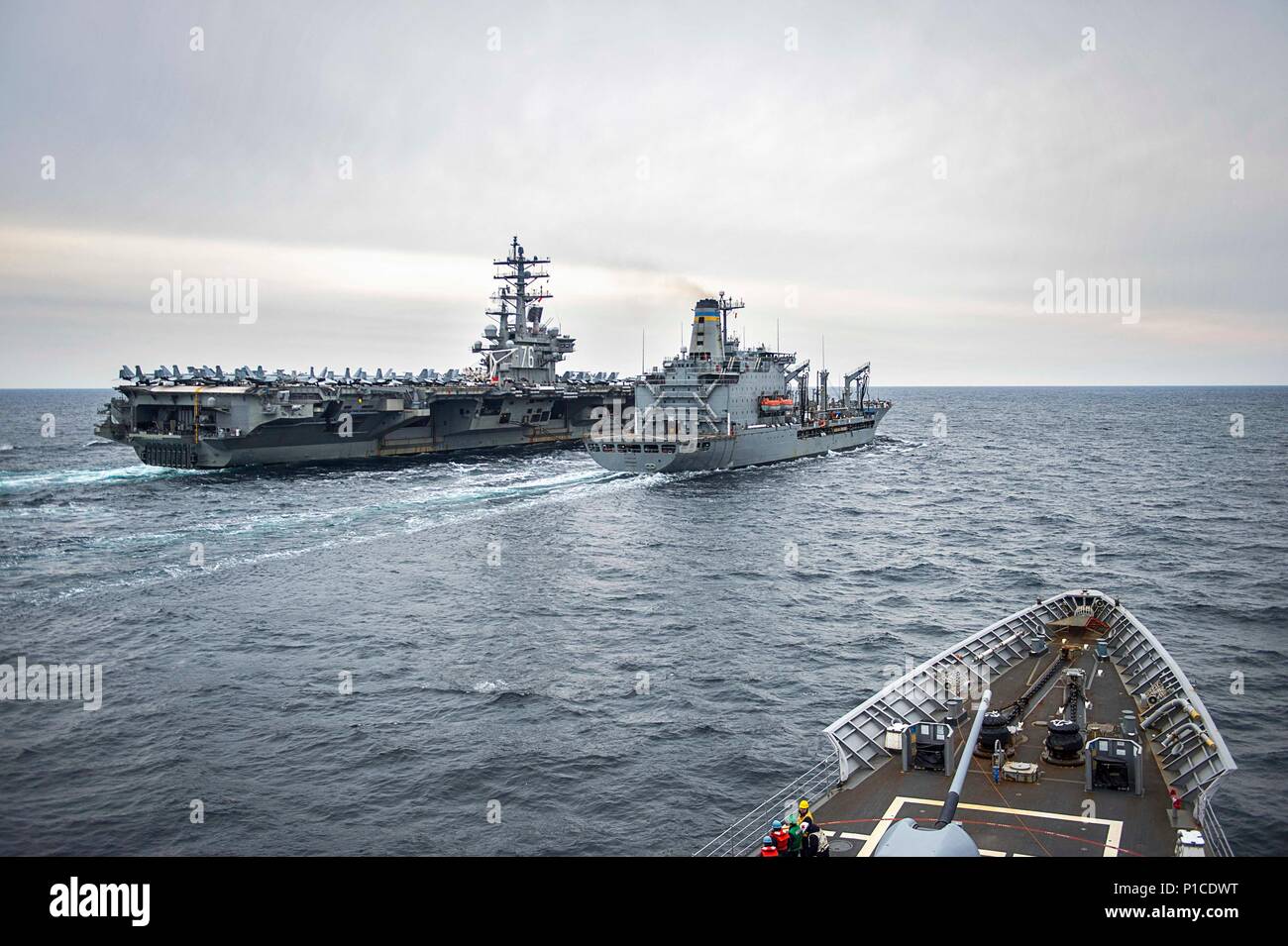 Usns invincible hi-res stock photography and images - Alamy