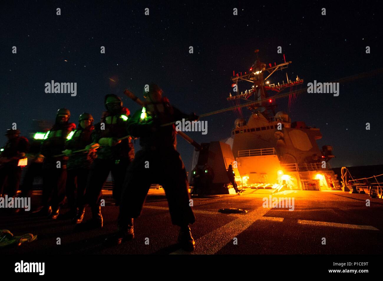 Usns invincible hi-res stock photography and images - Alamy