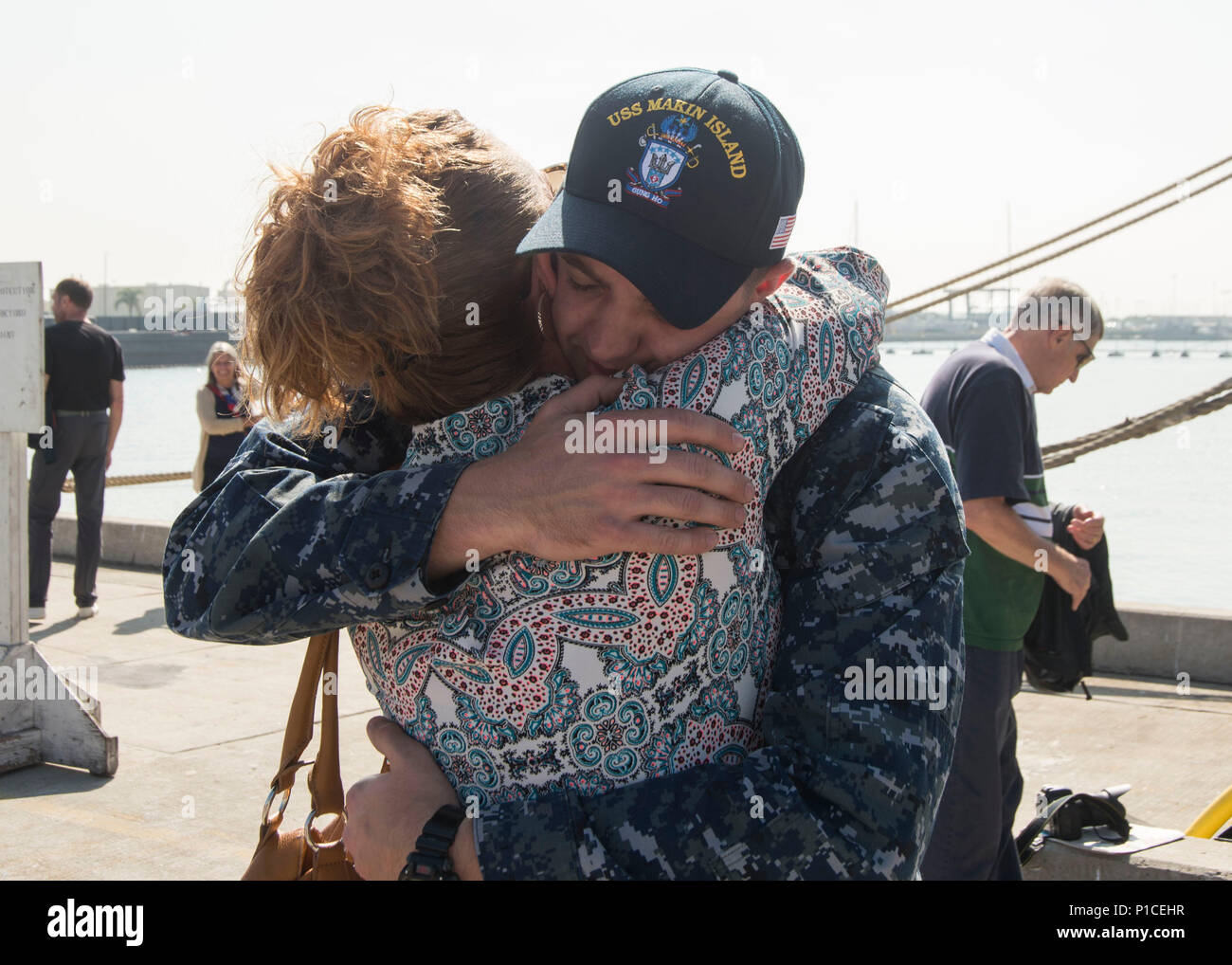 161014-N-NR851-020 SAN DIEGO (Oct. 14, 2016) – Petty Officer 2nd Class ...
