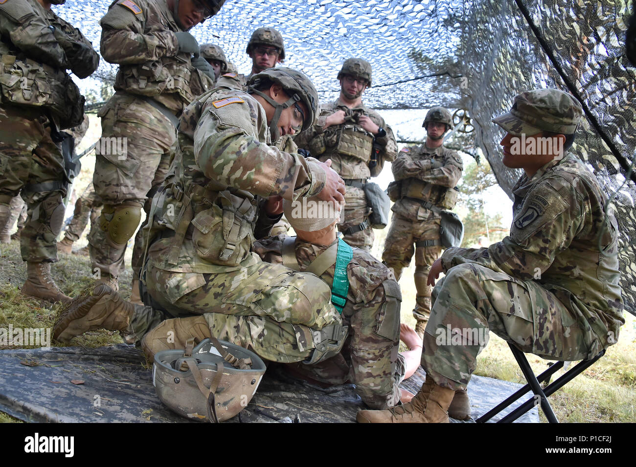 U.S. Soldiers with the 173rd Airborne Brigade, 2d Cavalry Regiment and ...