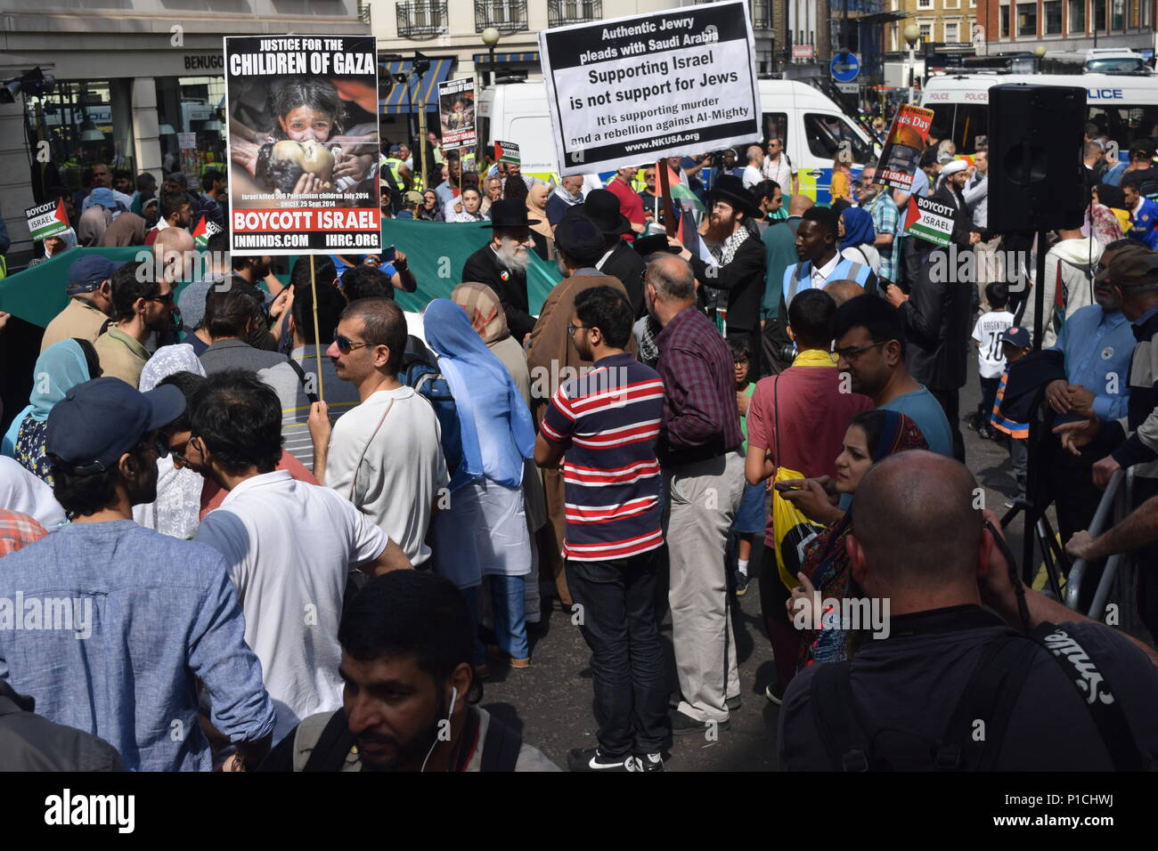 Al Quds march in London from Curzon Street to Downing Street Stock ...