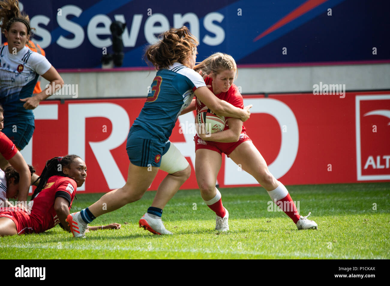 Chloe pelle hi-res stock photography and images - Alamy