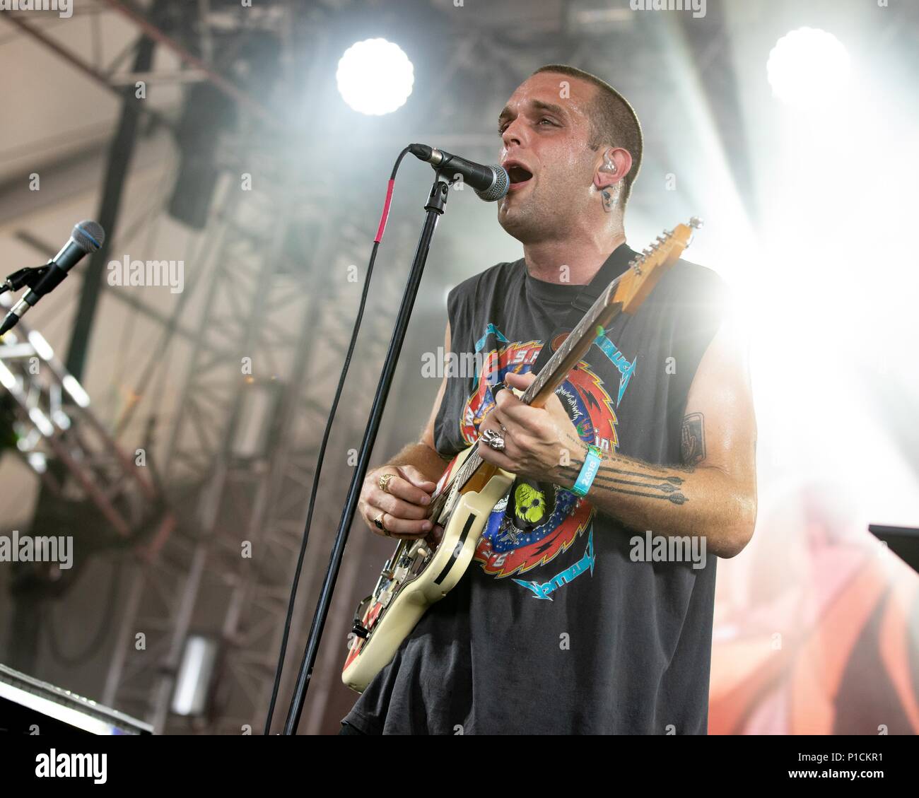 Manchester, Tennessee, USA. 10th June, 2018. LANDON JACOBS of Sir Sly ...