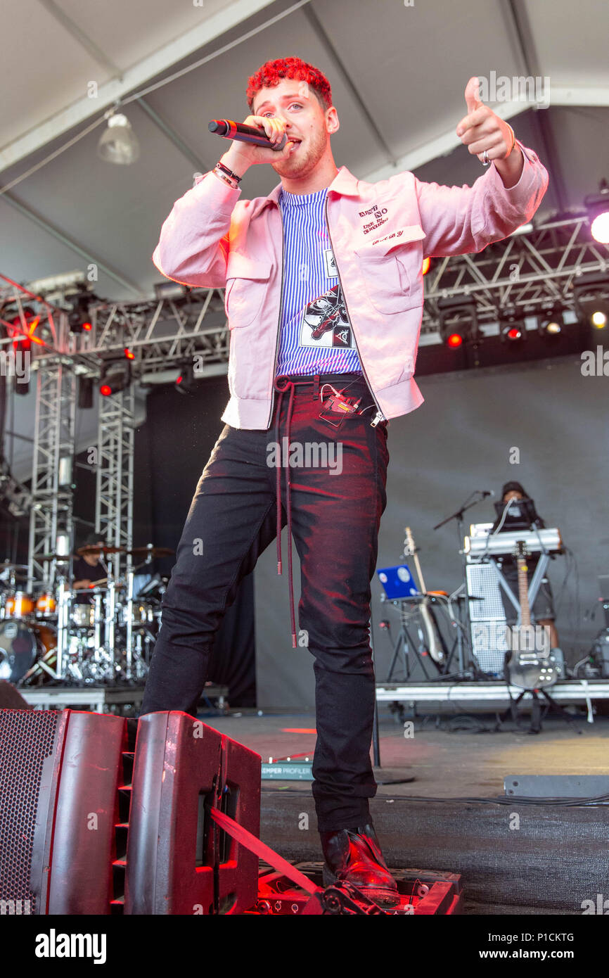 Andrew bazzi hi-res stock photography and images - Alamy