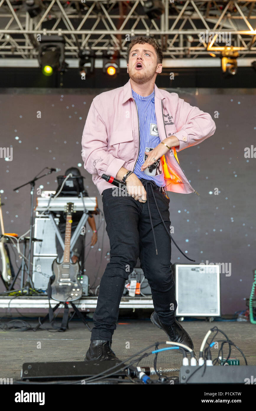 Manchester, Tennessee, USA. 10th June, 2018. BAZZI (ANDREW BAZZI ...