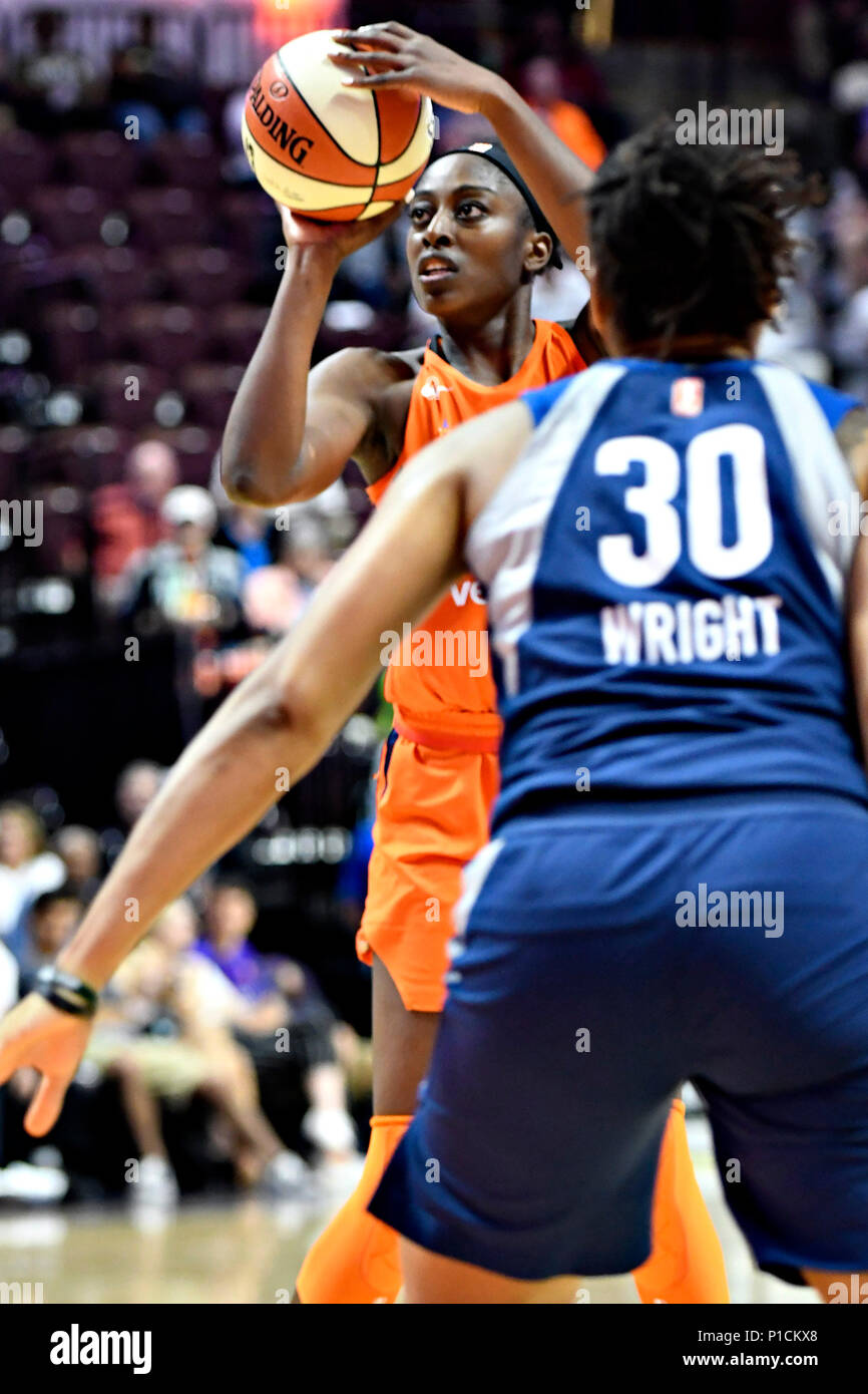 Chiney Ogwumike High Resolution Stock Photography and Images - Alamy