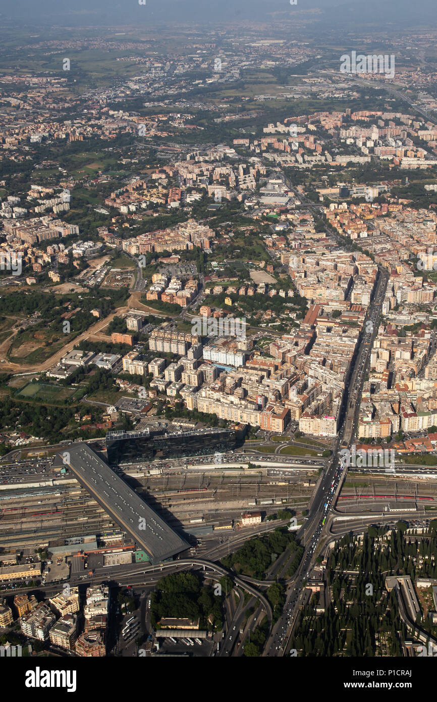 Train station roma tiburtina rome hi-res stock photography and images ...