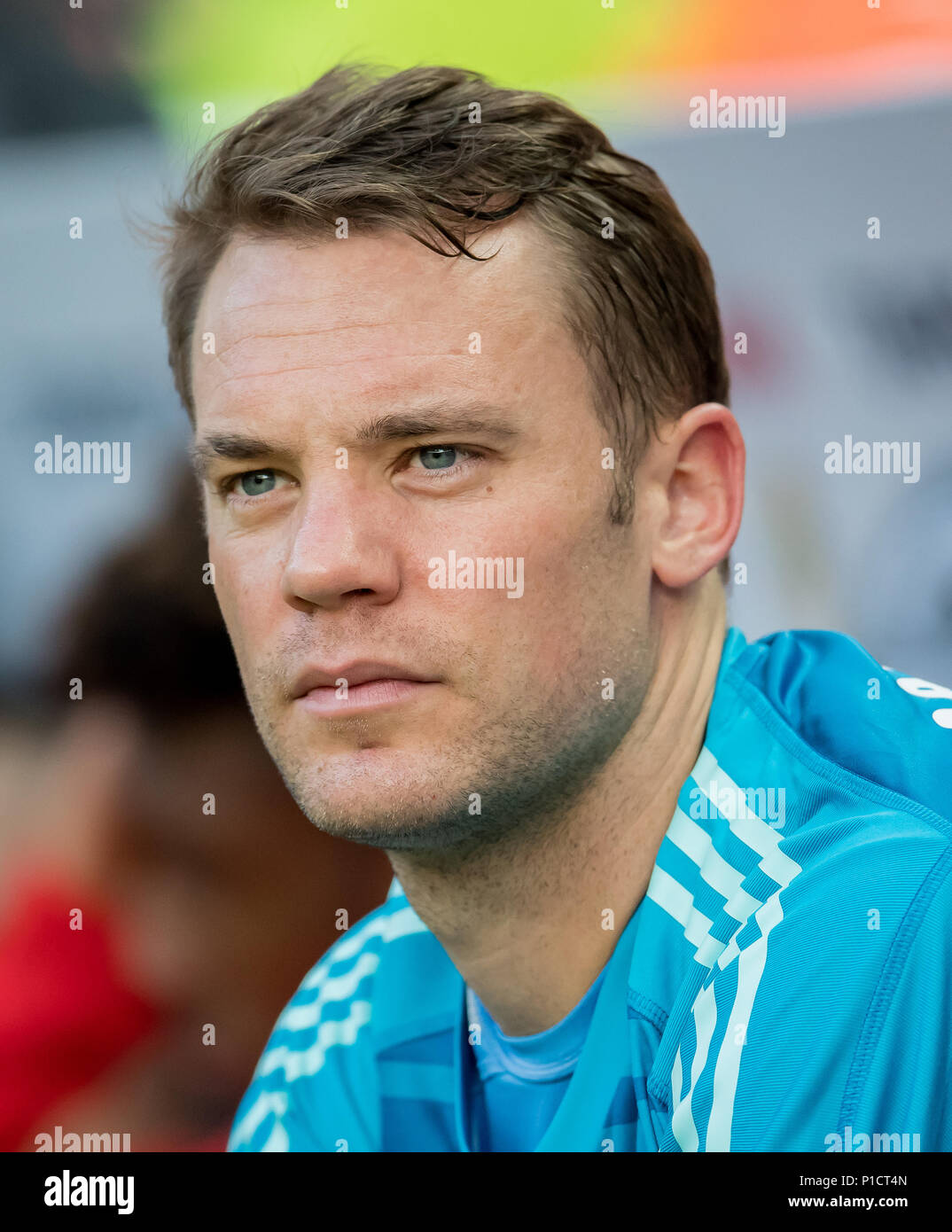 Neuer service hi-res stock photography and images - Alamy