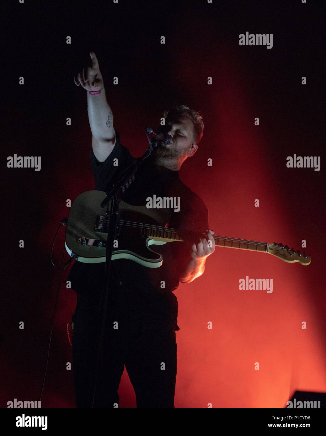 Manchester, Tennessee, USA. 10th June, 2018. JOE NEWMAN of Alt-J during ...