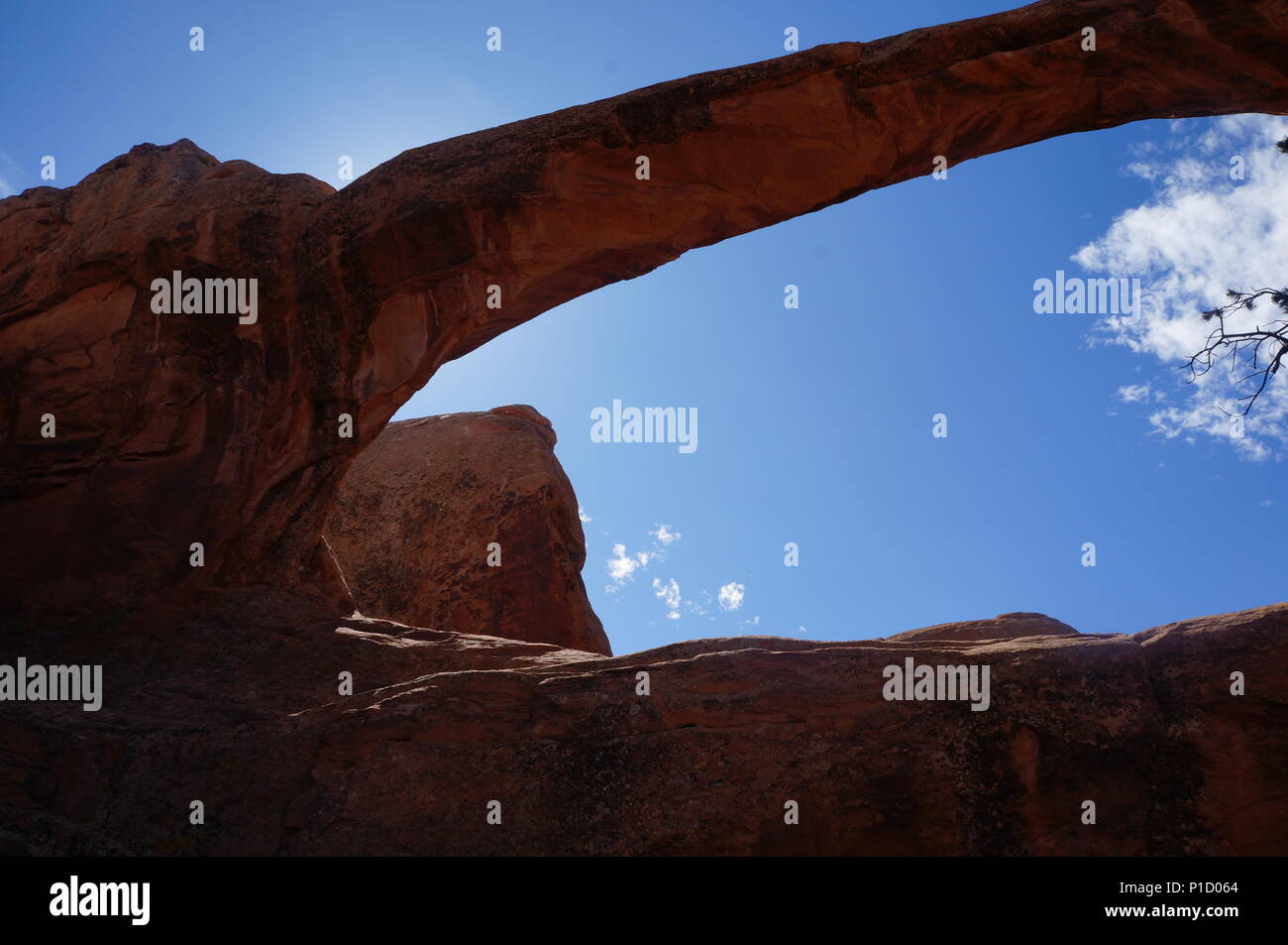 Simple arches hi-res stock photography and images - Alamy