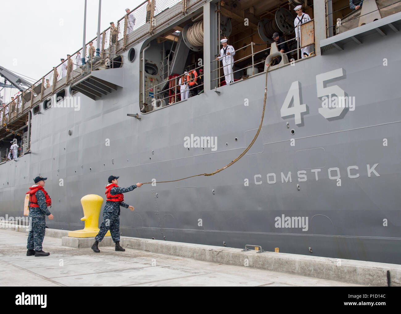 161014-N-UK248-019 SAN DIEGO (Oct. 14, 2016) — A line handler assigned ...