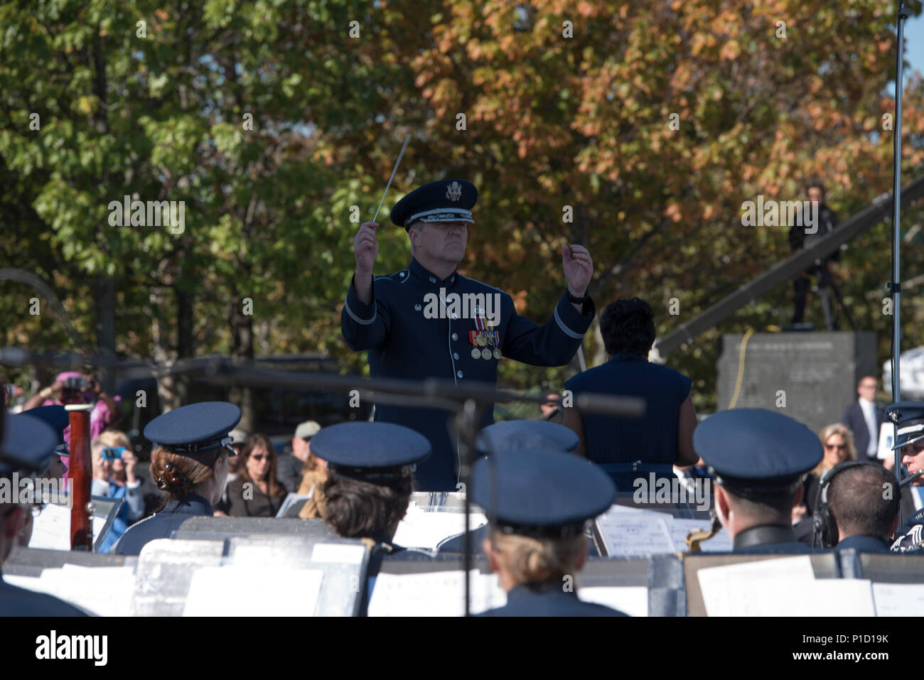 Col larry h lang hi-res stock photography and images - Alamy