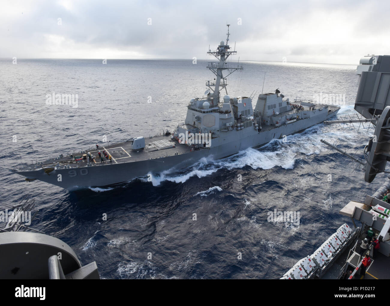 161016-N-UM507-033 PACIFIC OCEAN (Oct. 16, 2016) The Arleigh Burke ...