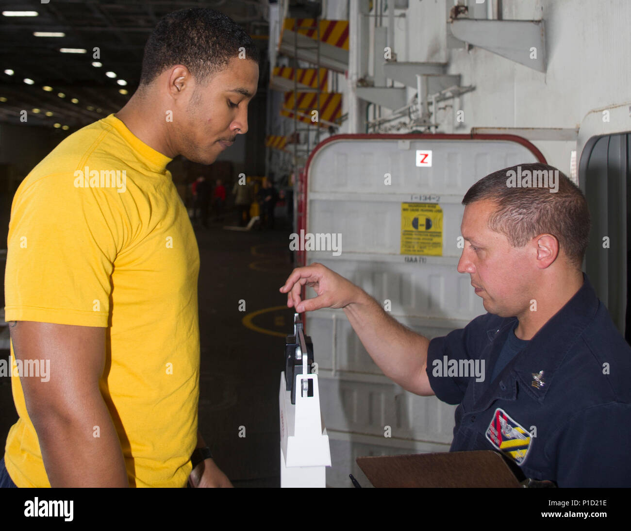 161014-N-TR801-066 ATLANTIC OCEAN (Oct. 14, 2016) Petty Officer first ...