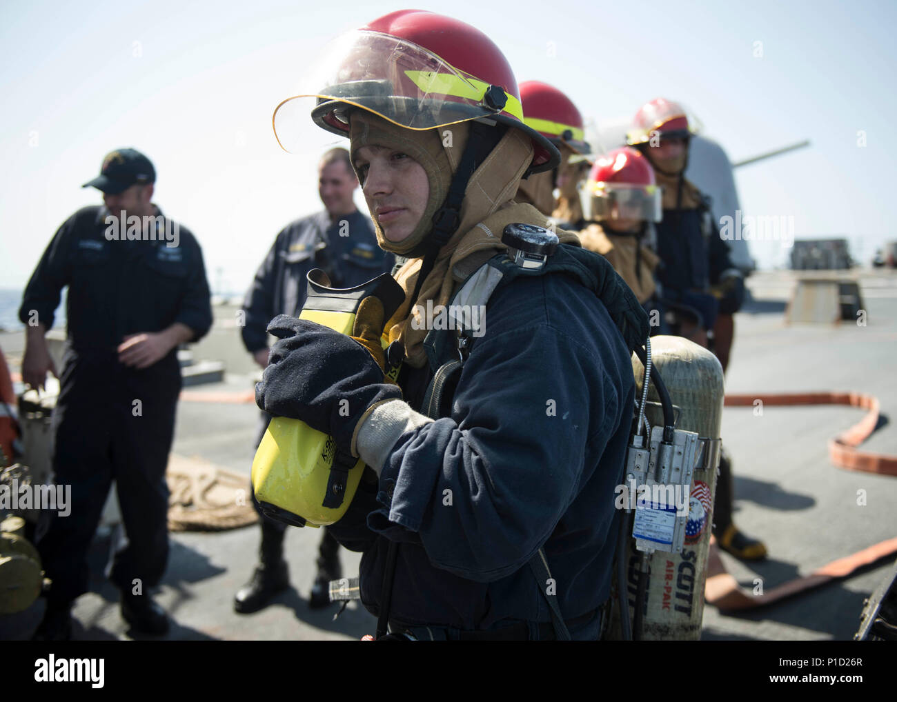 Navy firefighters thermal imager hi-res stock photography and images ...