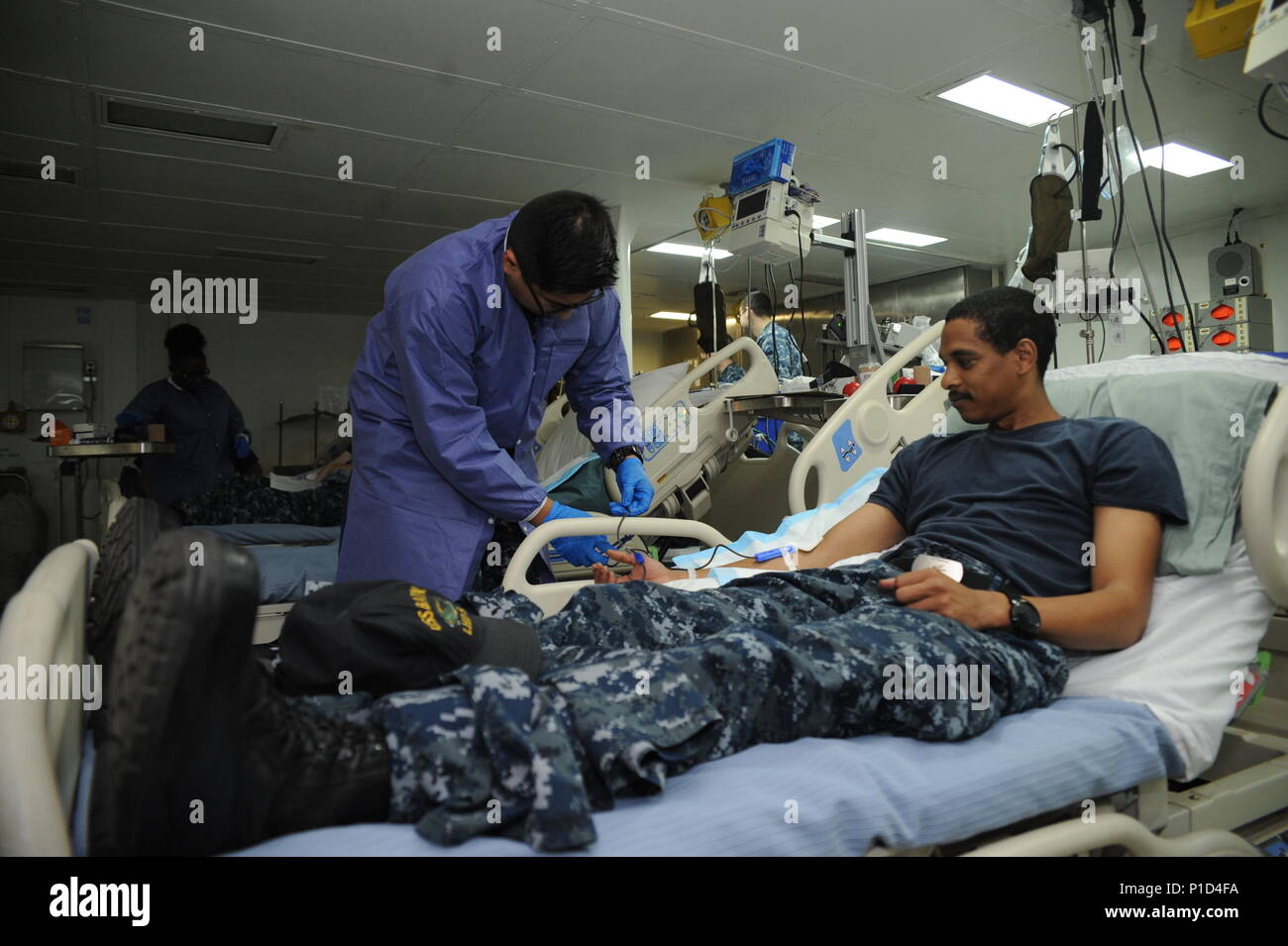 1610013-N-GB113-017 ATLANTIC OCEAN. (Oct. 10, 2016) – Petty Officer 1st ...