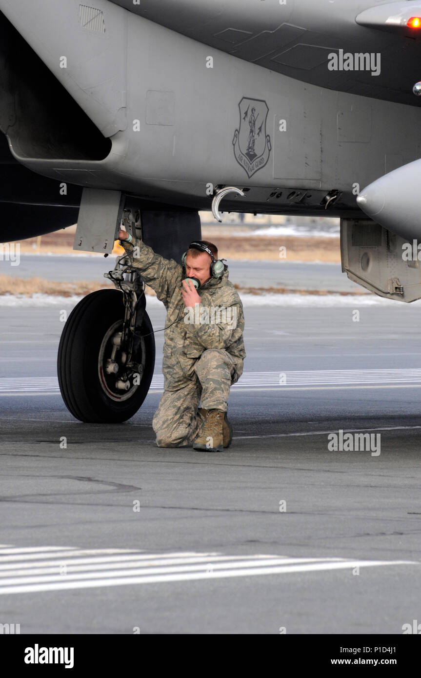 Technical Sgt. Michael Banks, 142nd Maintenance Group, talks to pilot ...