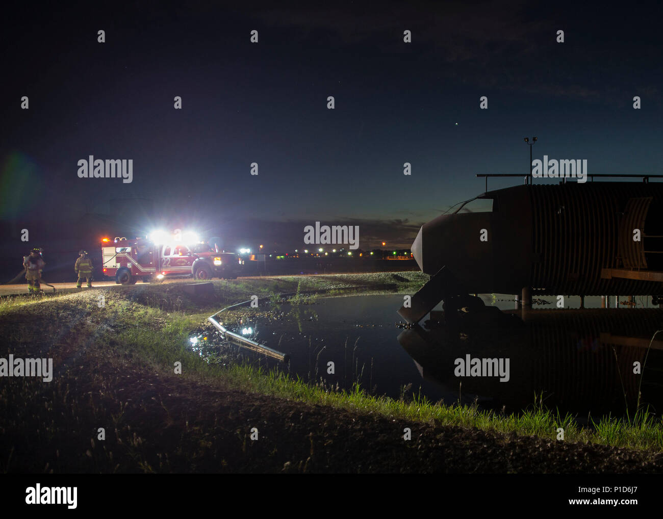 Night firefighting techniques hi-res stock photography and images - Alamy