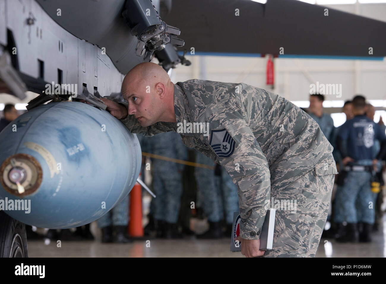 Load standardization crew hi-res stock photography and images - Alamy