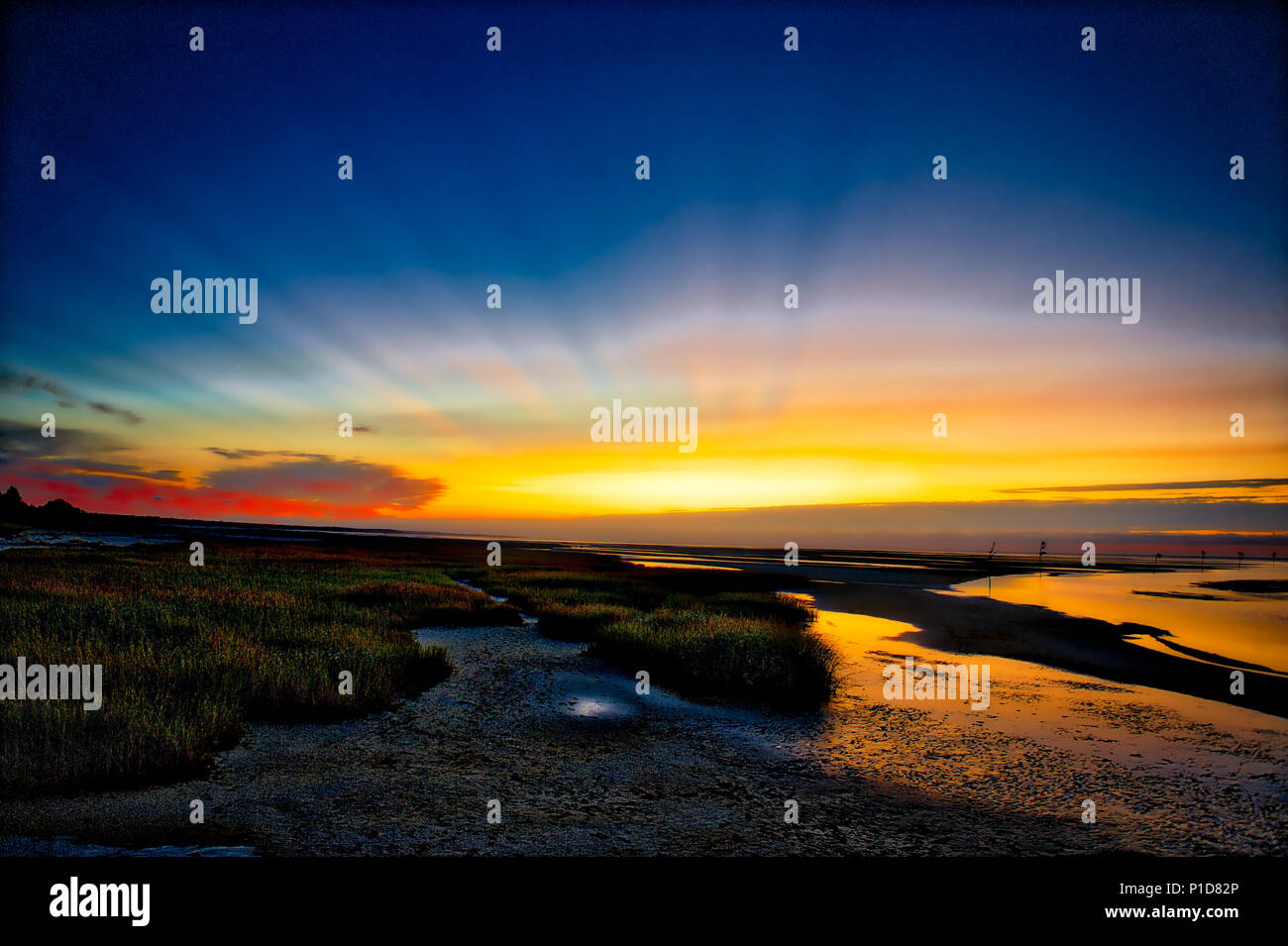 Harbor seascape hi-res stock photography and images - Alamy