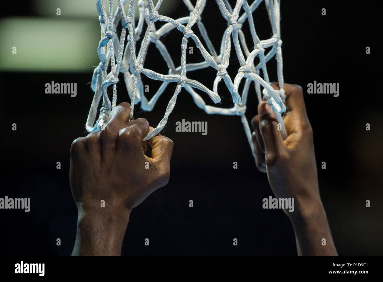 Men friends basketball players hi-res stock photography and images - Alamy