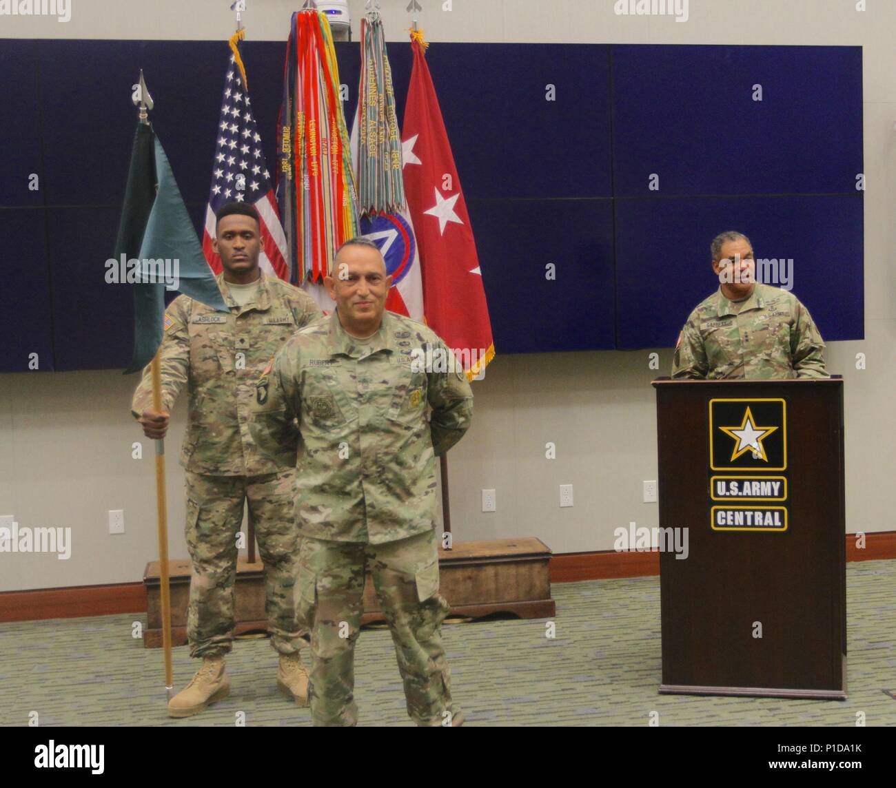 Lt. Gen. Michael Garrett (right), U.S. Army Central commanding general ...