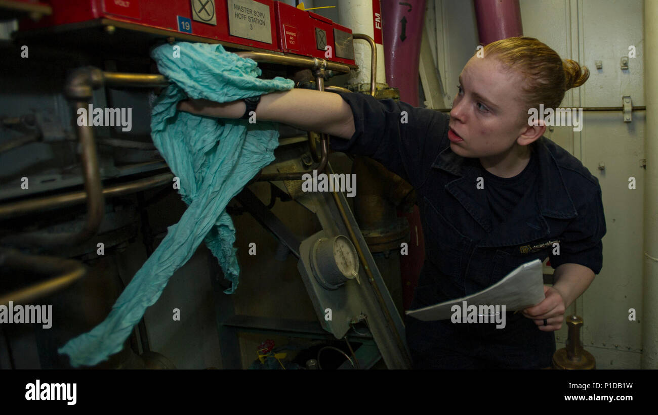 Film alignment hi-res stock photography and images - Alamy