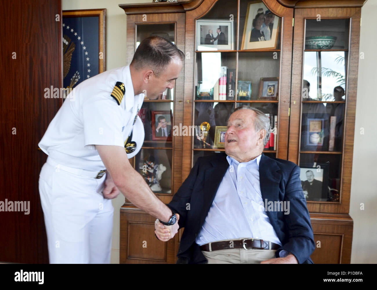 161018-N-IR859-041 HOUSTON (Oct. 18, 2016) Capt. Gavin Duff, executive ...