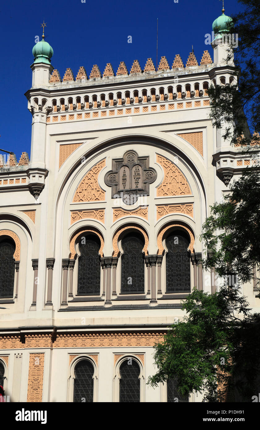 Spanish synagogue josefov prague hi-res stock photography and images ...