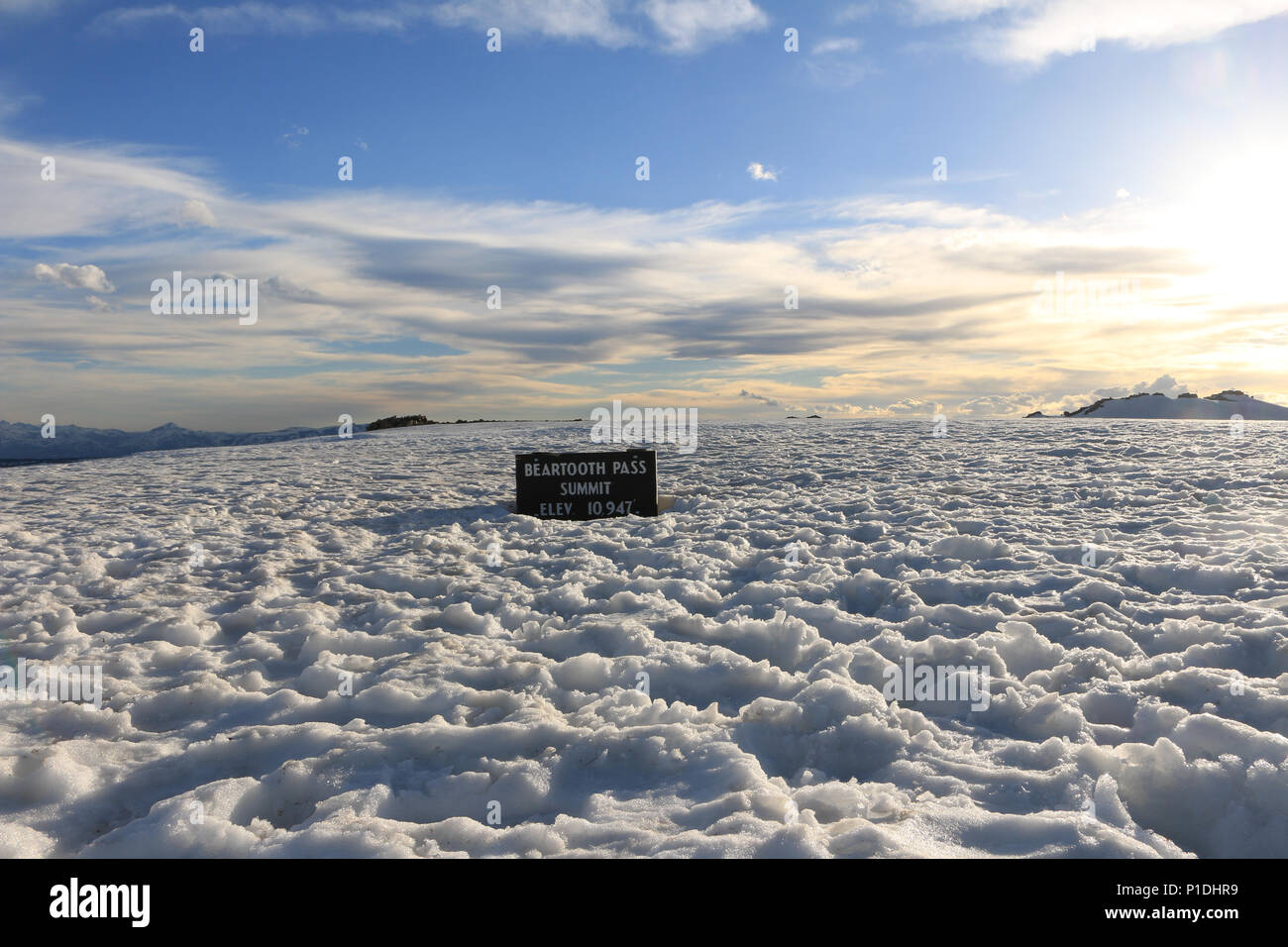 Beartooth Pass Summit Stock Photo - Alamy