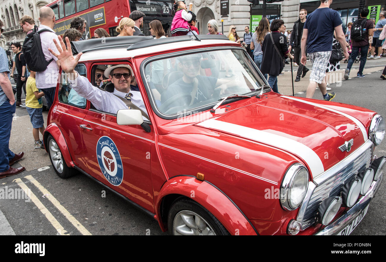 Classic mini cooper hi-res stock photography and images - Alamy