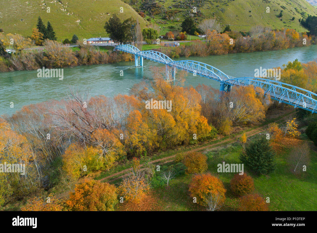 Flat bridge hi-res stock photography and images - Alamy