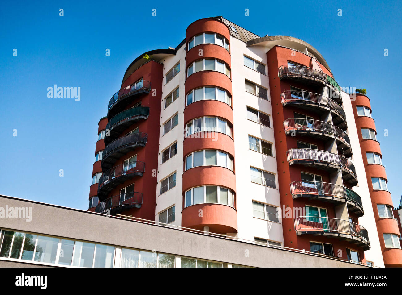 Multi story tower block hi-res stock photography and images - Alamy