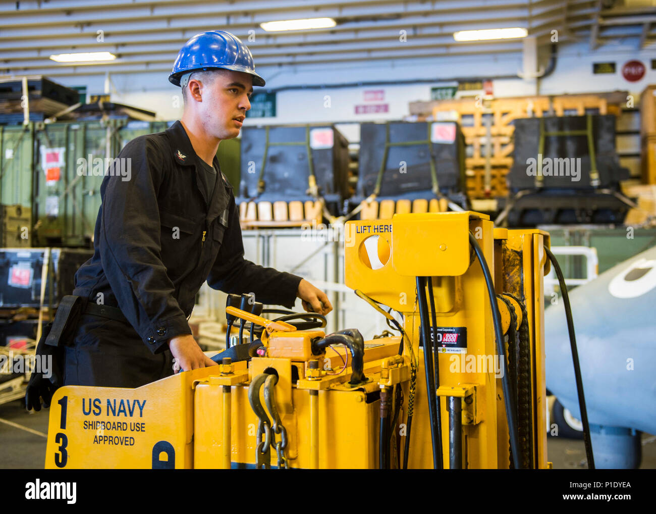 PACIFIC OCEAN (October 18, 2016) – Petty Officer 3rd Class Justin ...