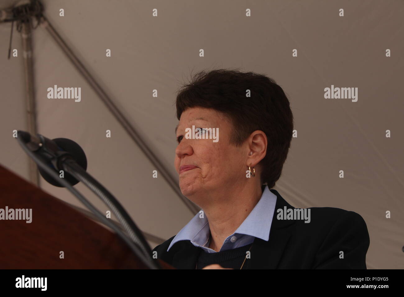 Donna S. Murtha sheds tears while giving a speech during the ...