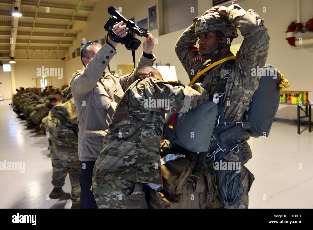 U.S. Army Sgt. 1st Class Niki Shumpert, paratroopers assigned to the ...