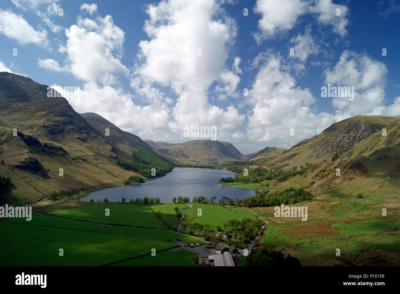 Buttermere fells hi-res stock photography and images - Alamy