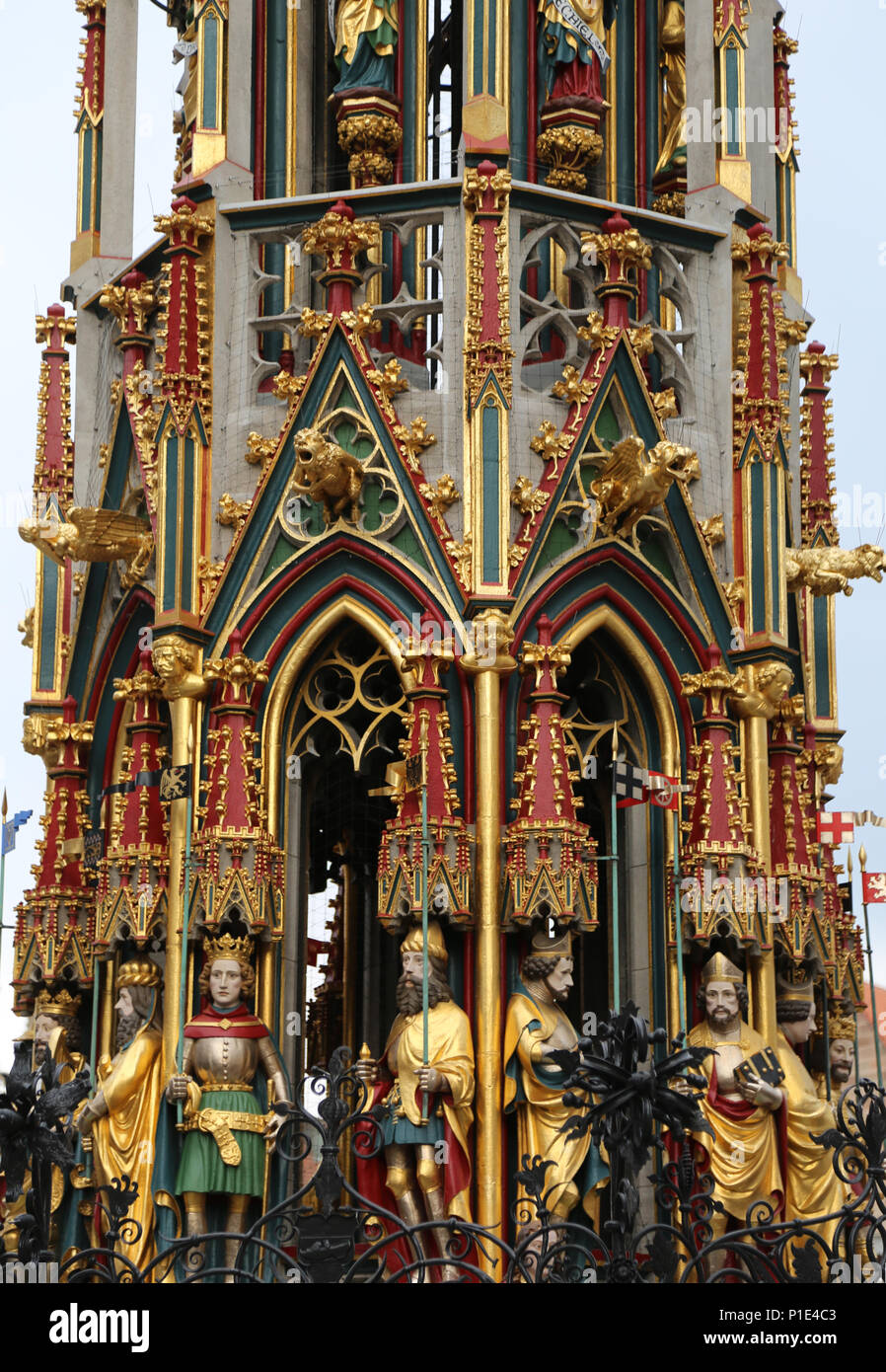 Gargoyles and figures of saints hi-res stock photography and images - Alamy