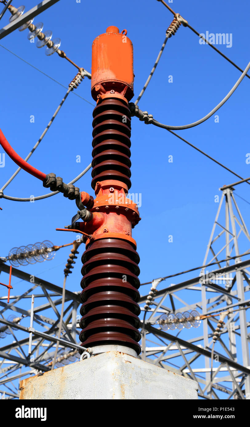 electrical device for measuring the current and voltage of a modern ...